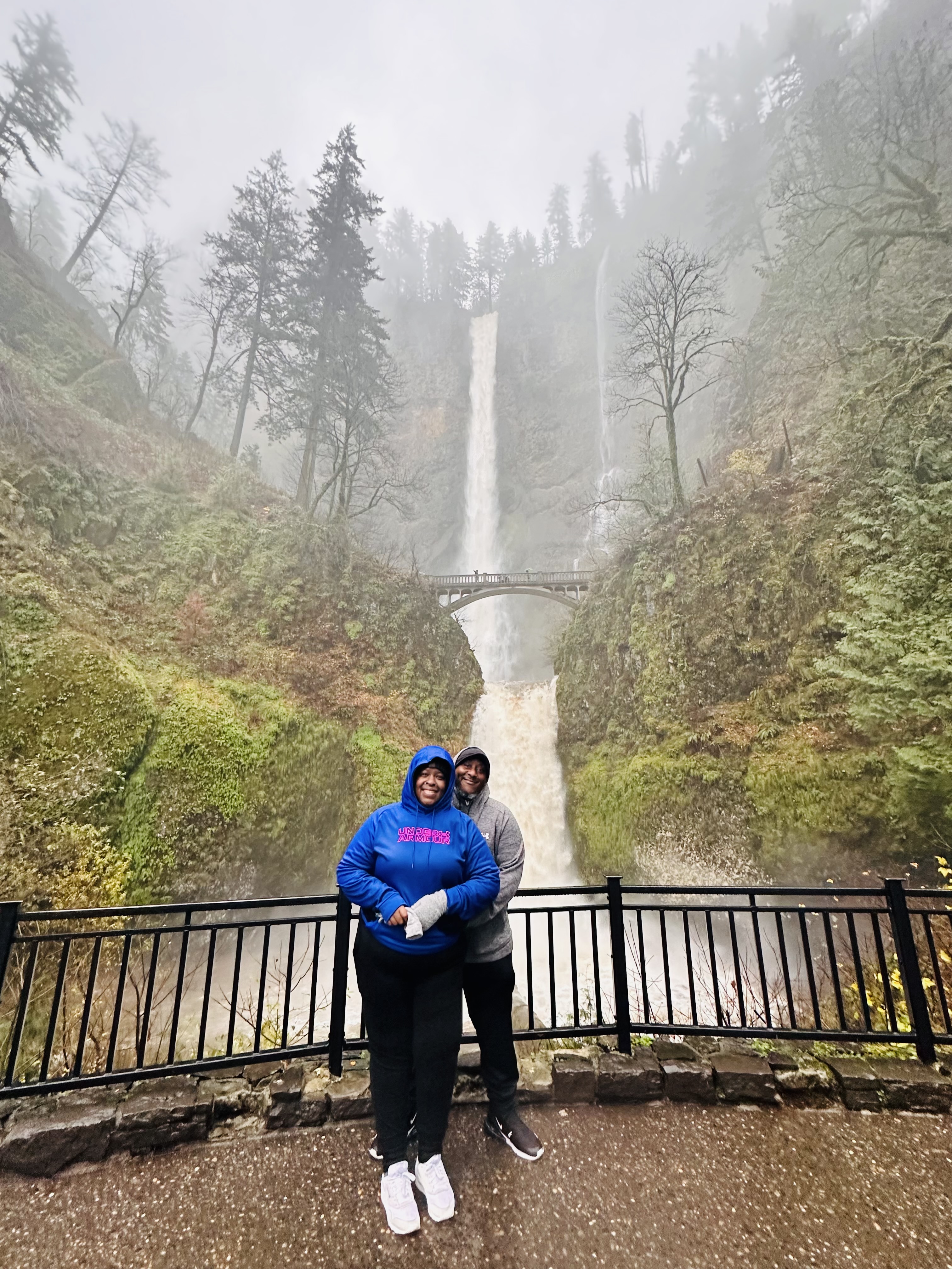 Multnomah Falls in December: Why Rainy Season is the Crowd-Free Version ...